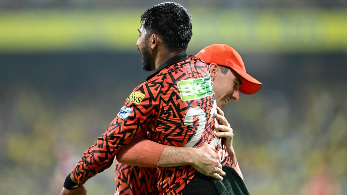 Kamindu Mendis takes flying catch to dismiss Dewald Brevis, silence Chepauk crowd; WATCH viral ...